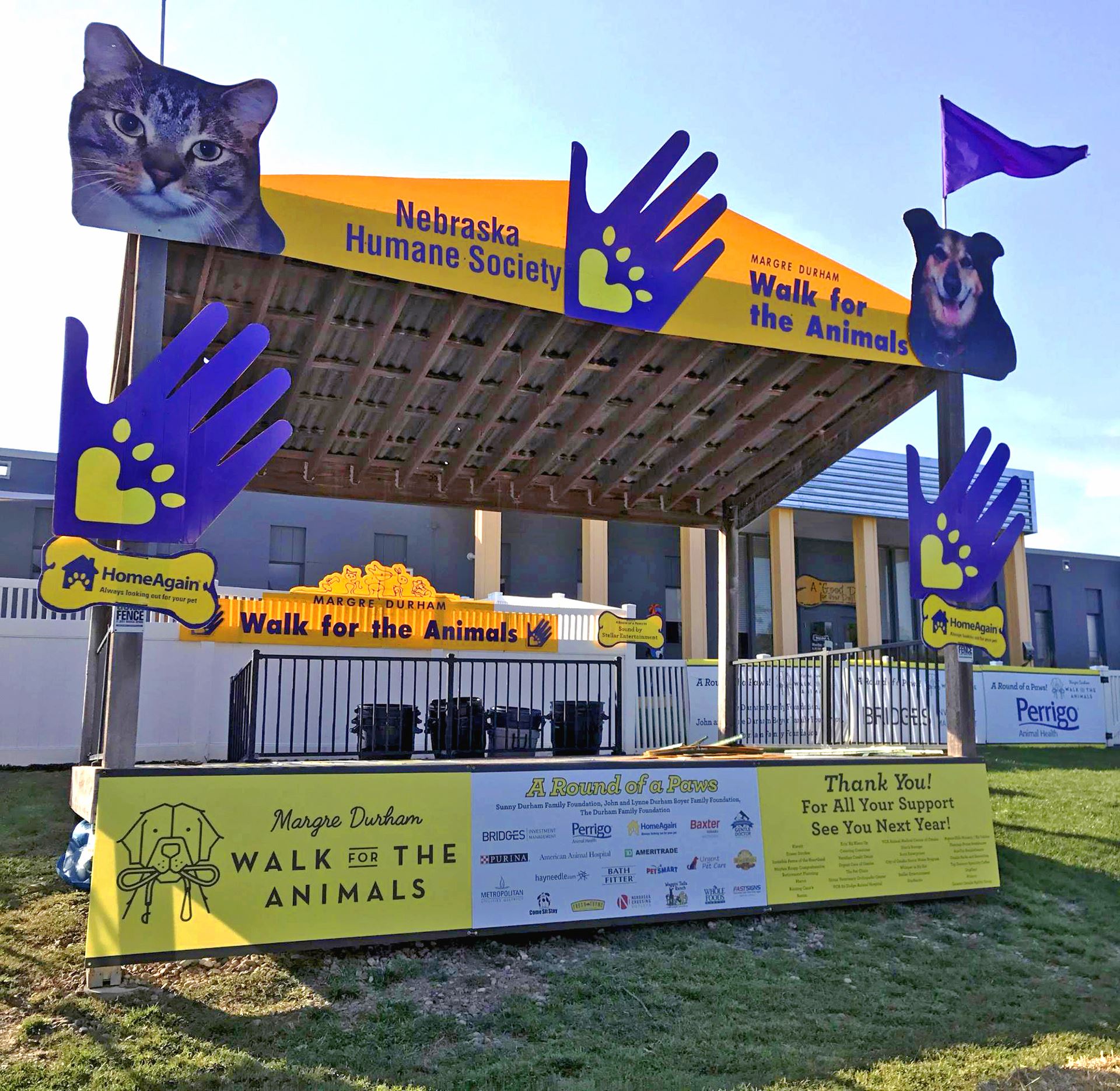 Custom Displays for Exhibits & Trade Shows | FASTSIGNS®