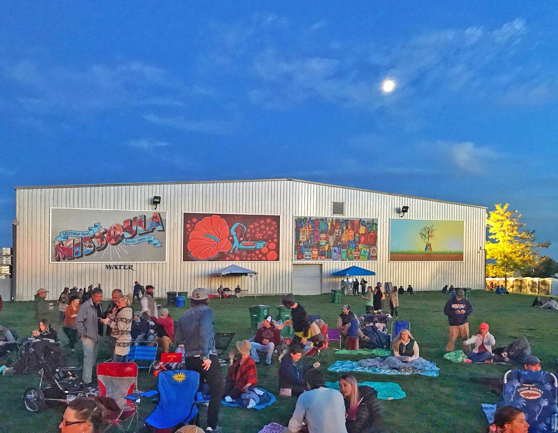 Custom Wall Graphics | Exterior Signage | FASTSIGNS