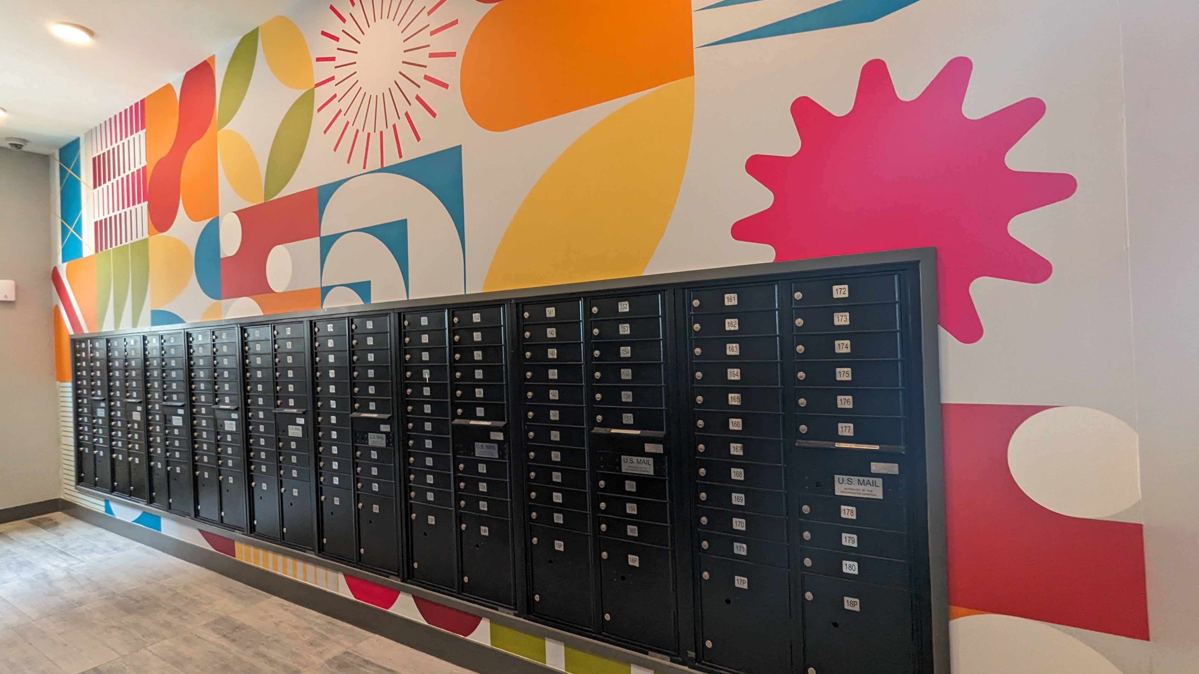 6 Ways to Create Stylish Interiors with Custom Signage